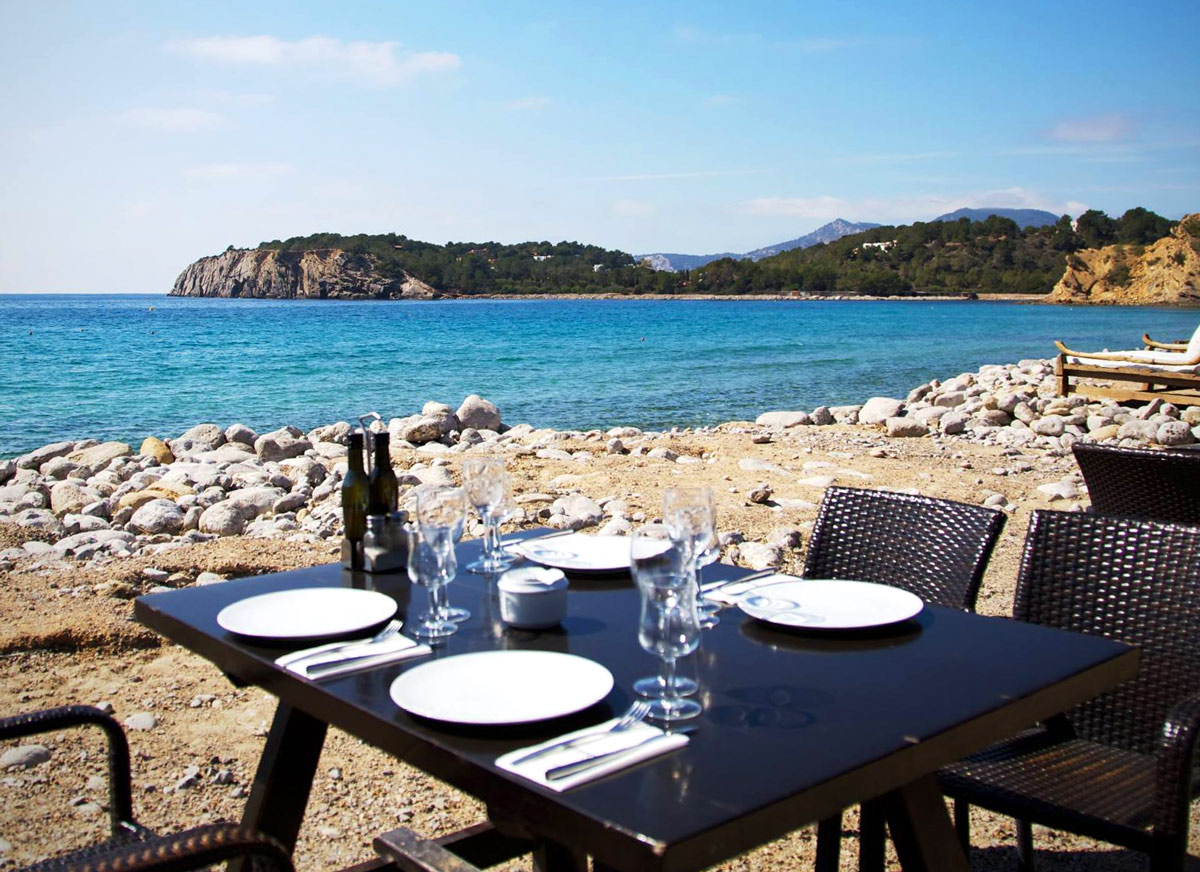 6 Tips: A Guide to Platja des Jondal (Cala Jondal - Ibiza) - Santjosep.net