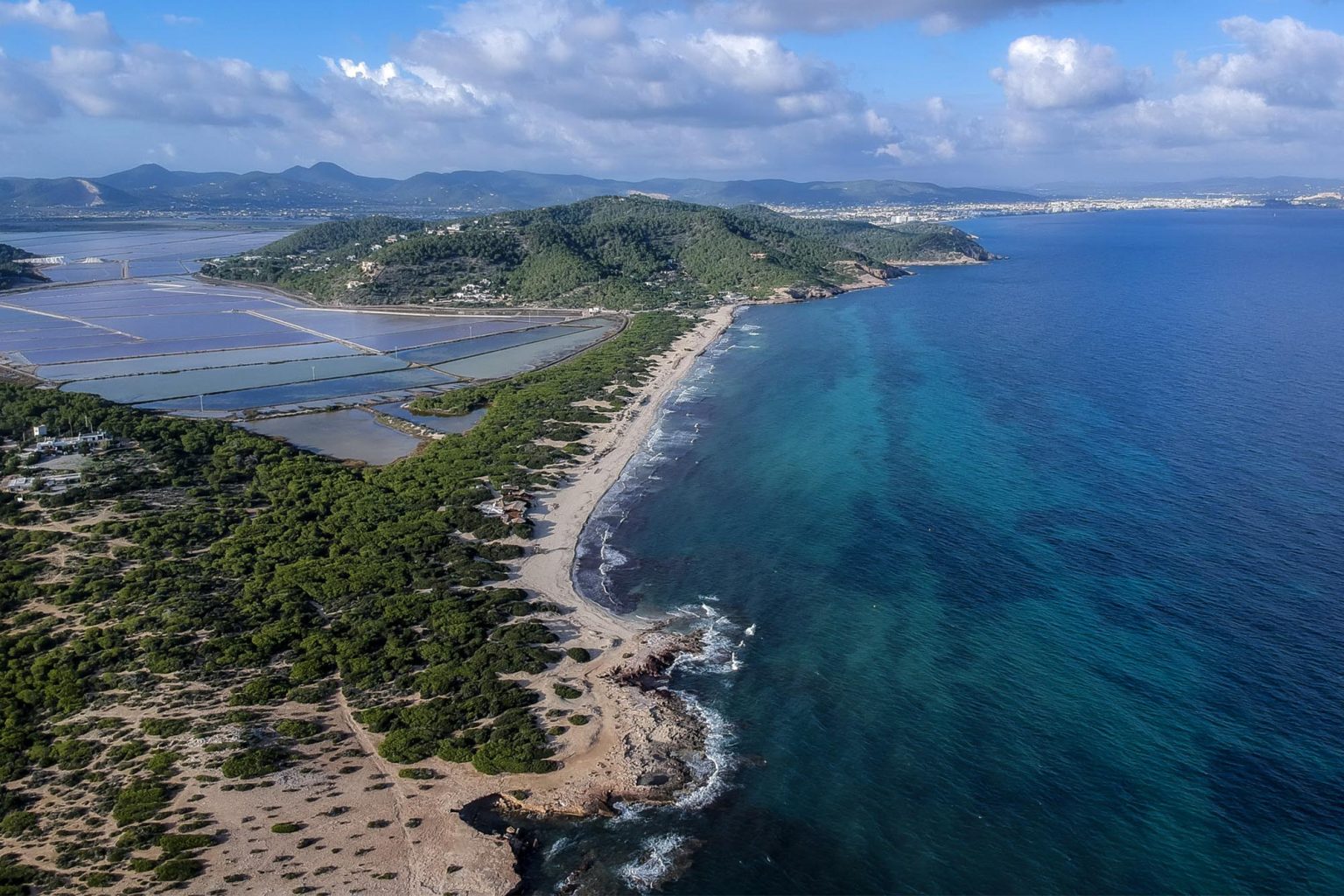 Una ruta al punto más alto de la isla de Ibiza, Sa Talaia en Sant Josep ...